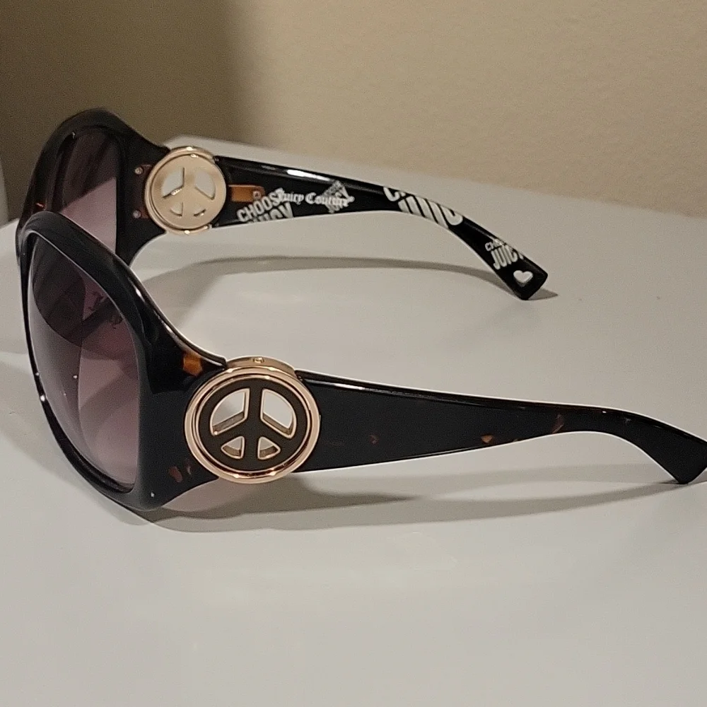 Juicy Couture | Accessories | Juicy Couture Limited Edition Peace Sign ...